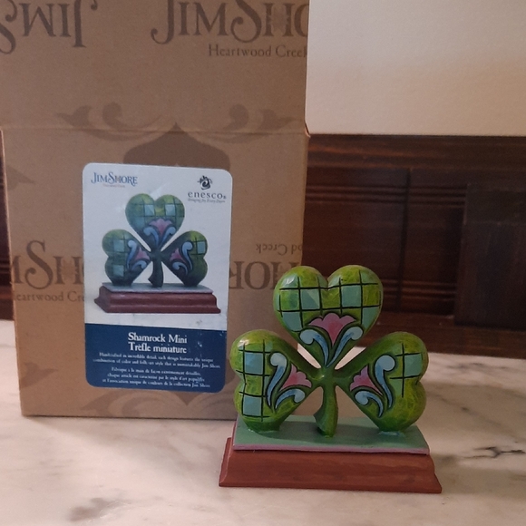 Jim Shore | Art | Nwt Jim Shore Shamrock Sculpture | Poshmark